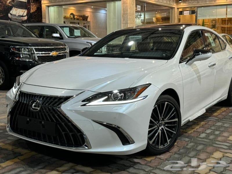 لكزس سيدان ES 350 2023 فئة Cc عداد ألفين شبه اصفار - موقع حراج