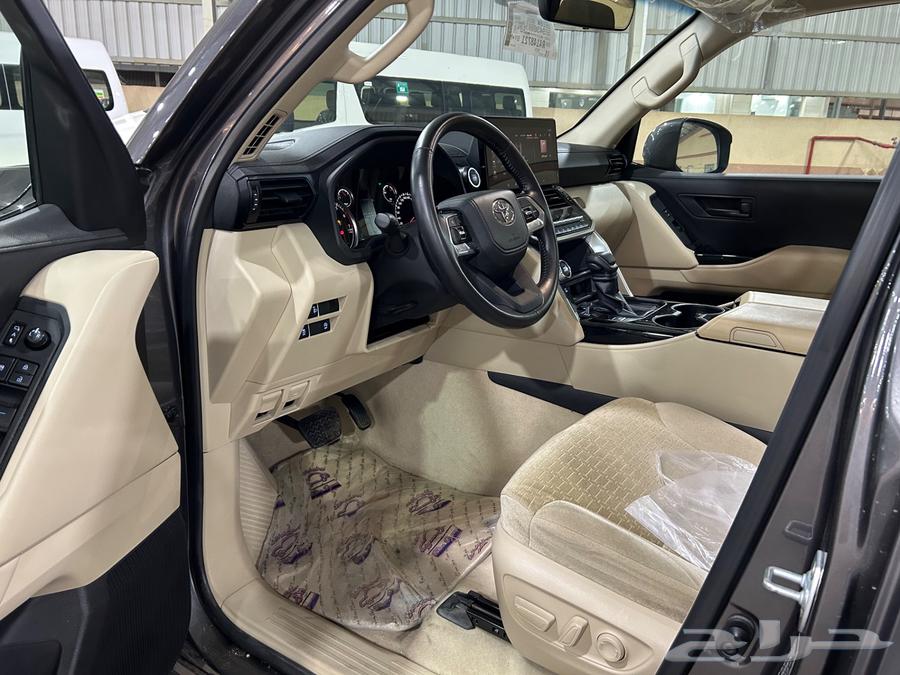 تويوتا لاندكروزر GXR L2 بنزين 2024 عداد 14 الف ك | موقع حراج