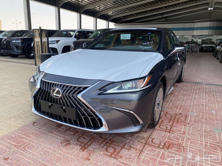 لكزس ES 250 AA 2025 سعودي رمادي- ابيض | موقع حراج