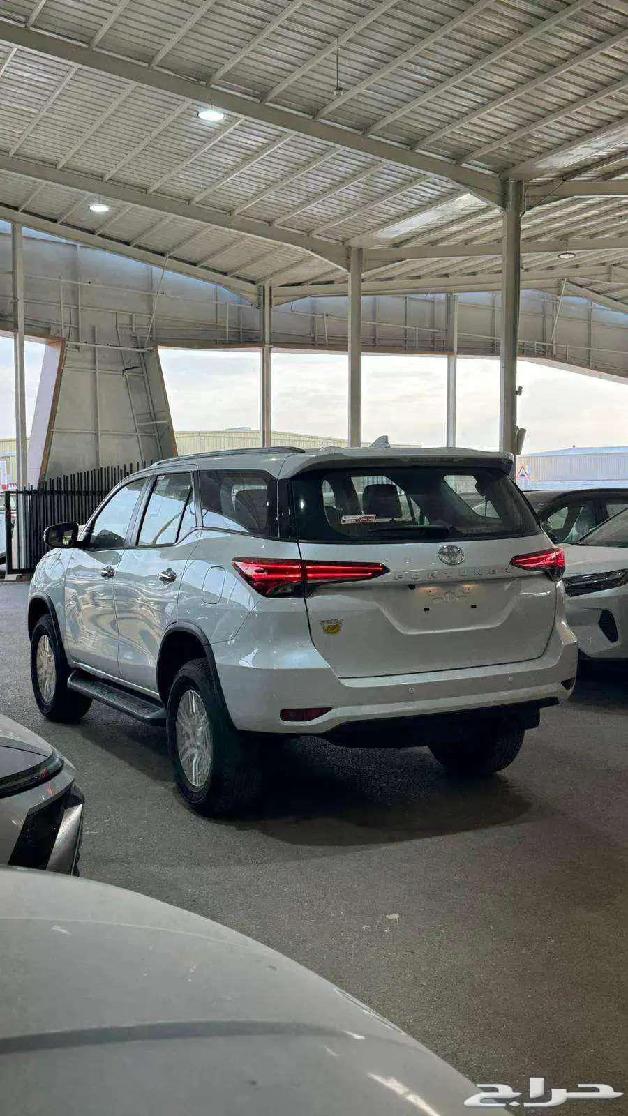 تويوتا فورتشنر GX2 2025 بنزين بدون دبل كاش واقساط | موقع حراج